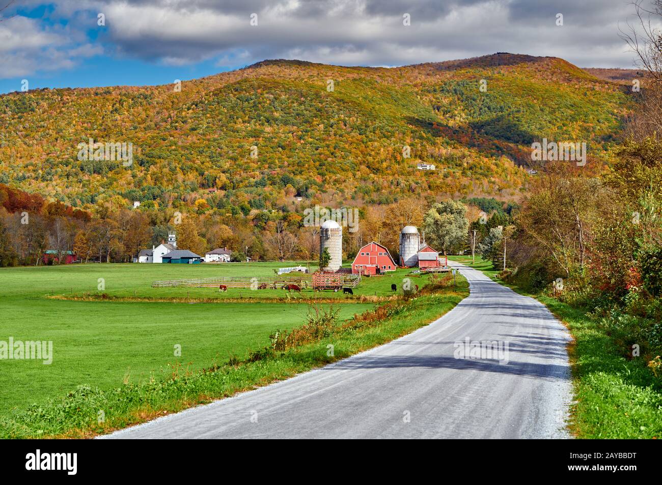Farm with red barn and silos in Vermont Stock Photo - Alamy
