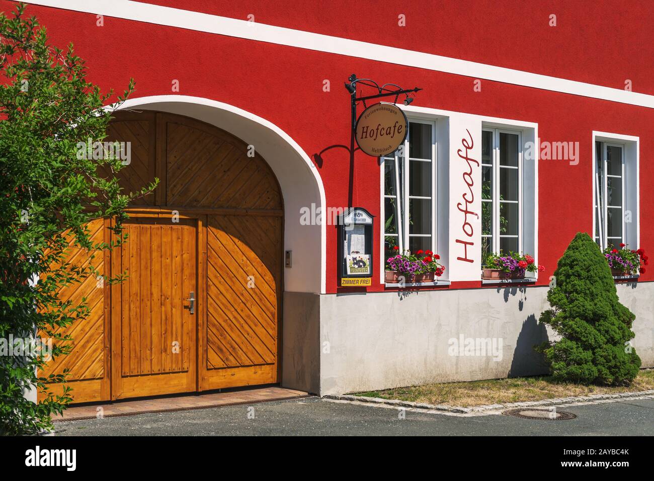 Cafe entrances hi-res stock photography and images - Alamy