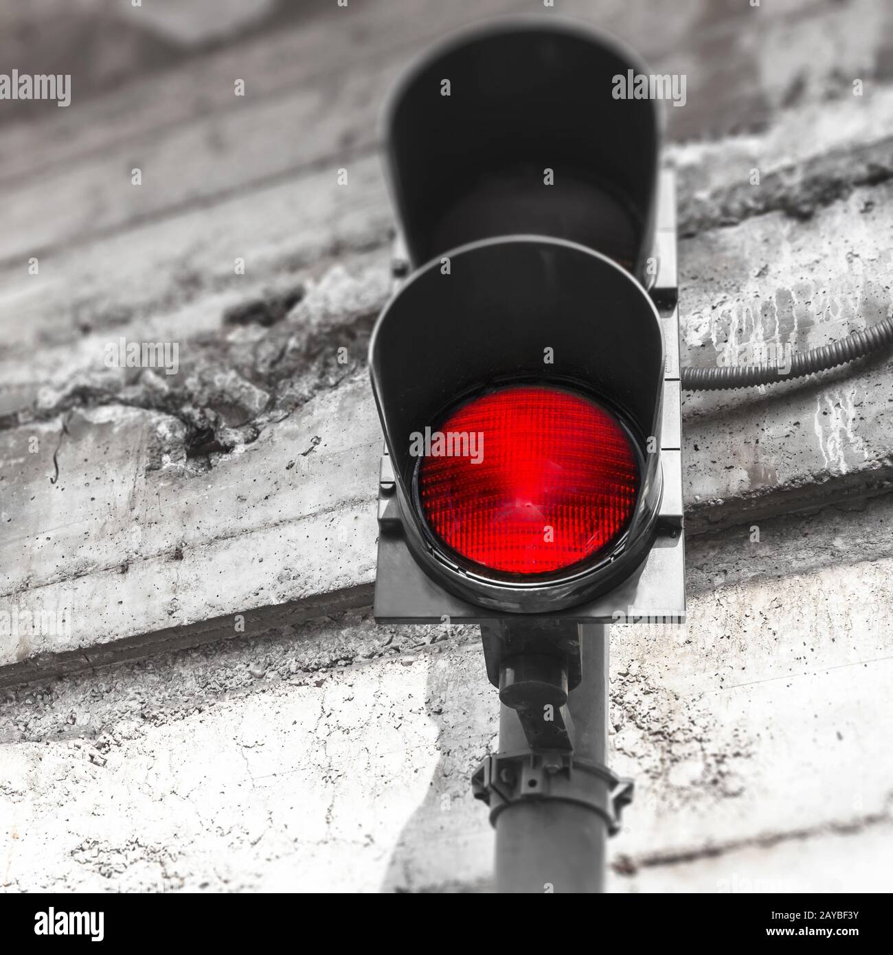 Red traffic light Stock Photo - Alamy