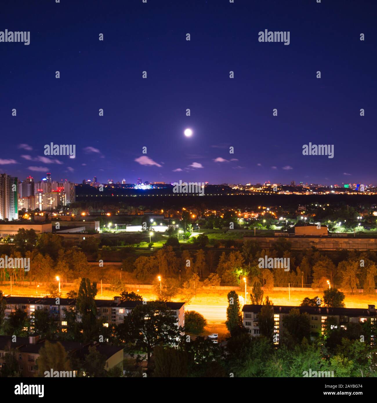 Night city hi-res stock photography and images - Alamy