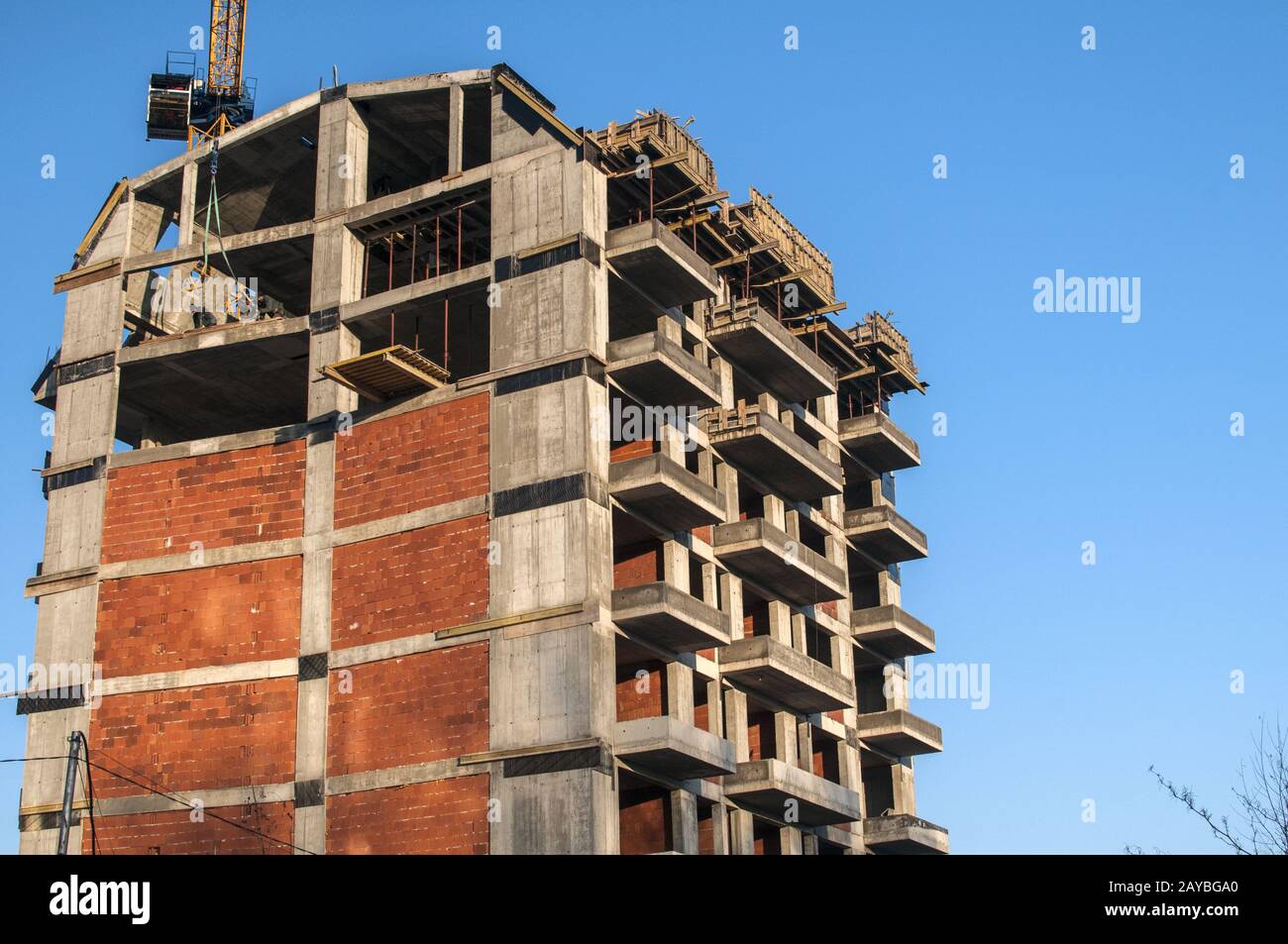 Tall residential building under construction hi-res stock photography ...
