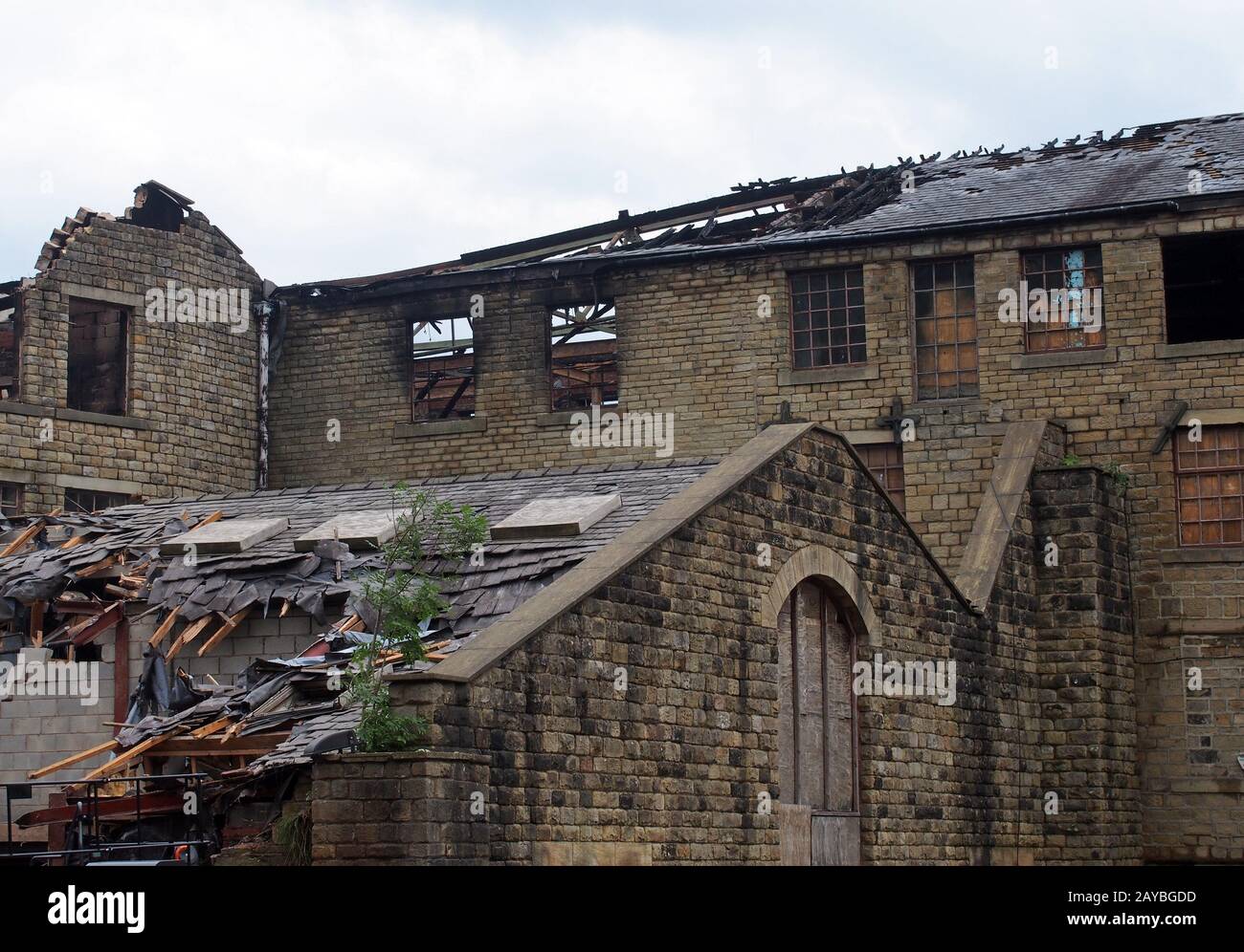 Burned abandoned building hi-res stock photography and images - Alamy