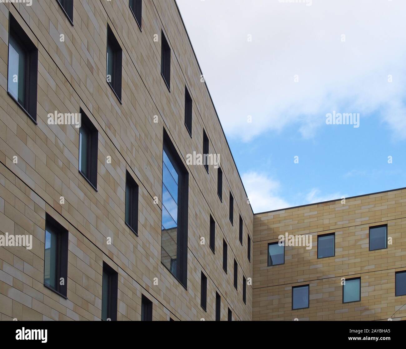 Corner modern building hi-res stock photography and images - Alamy