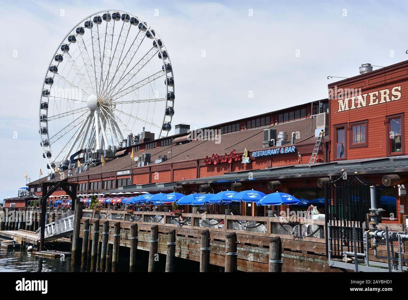 View of The Seattle Great Wheel at Pier 57 in Seattle, Washington Stock ...