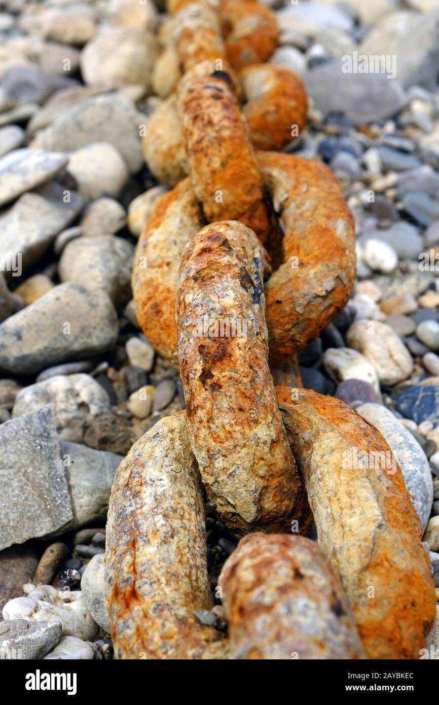 Rusty anchor chain Stock Photo - Alamy