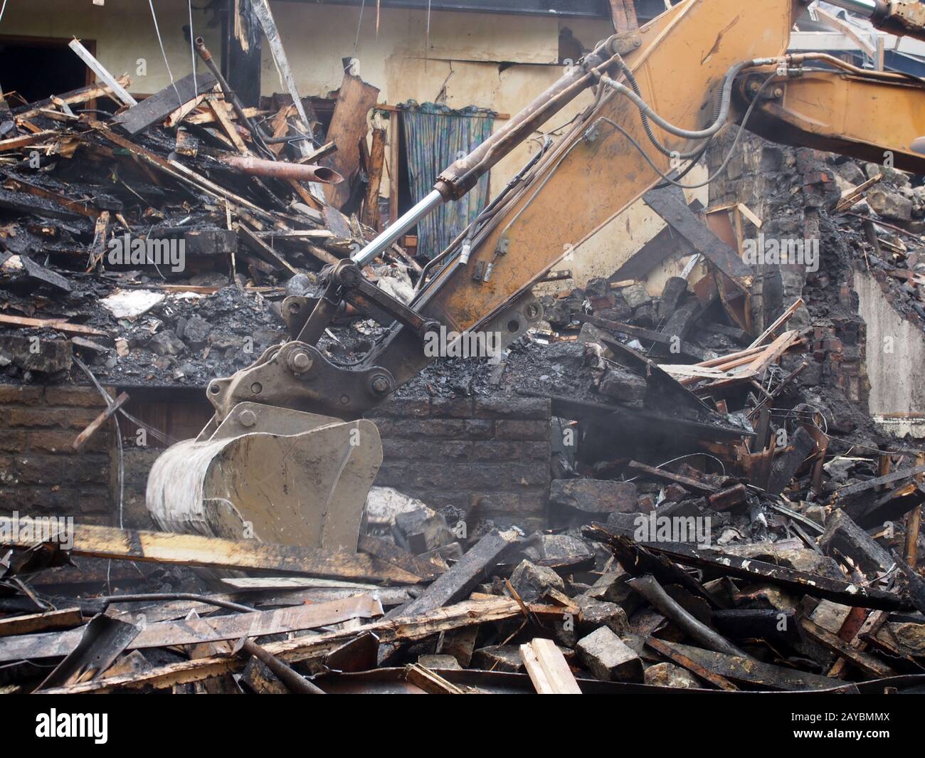 Demolition machinery hi-res stock photography and images - Alamy