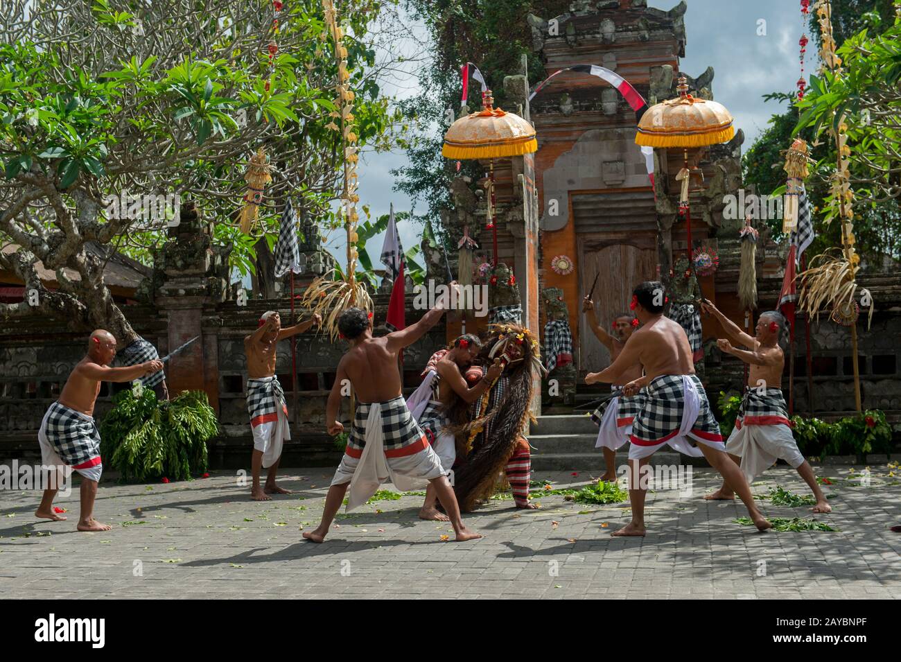 Dance with daggers hi-res stock photography and images - Alamy