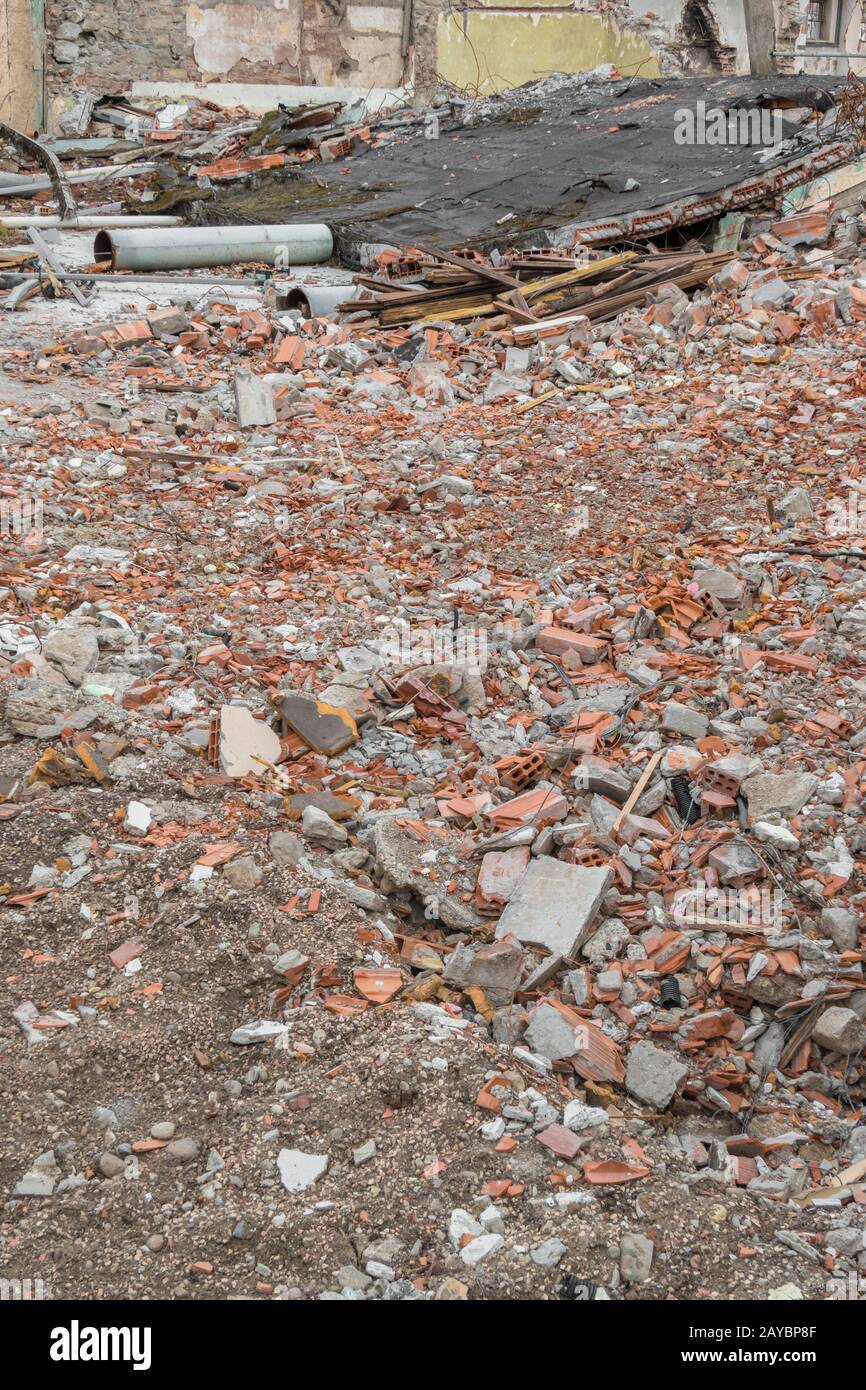Demolition of buildings hi-res stock photography and images - Alamy