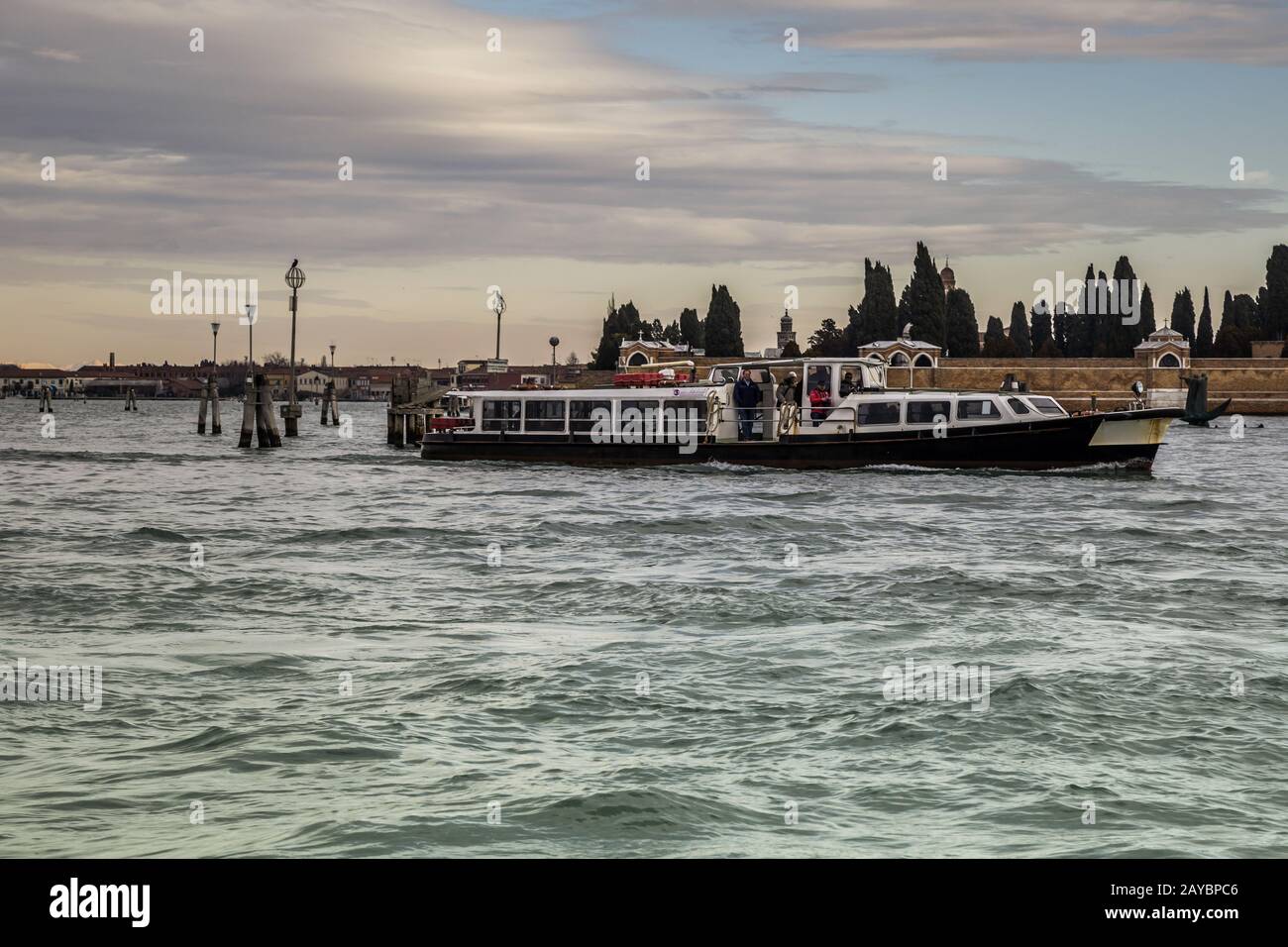 Boat transport around the city Stock Photo - Alamy