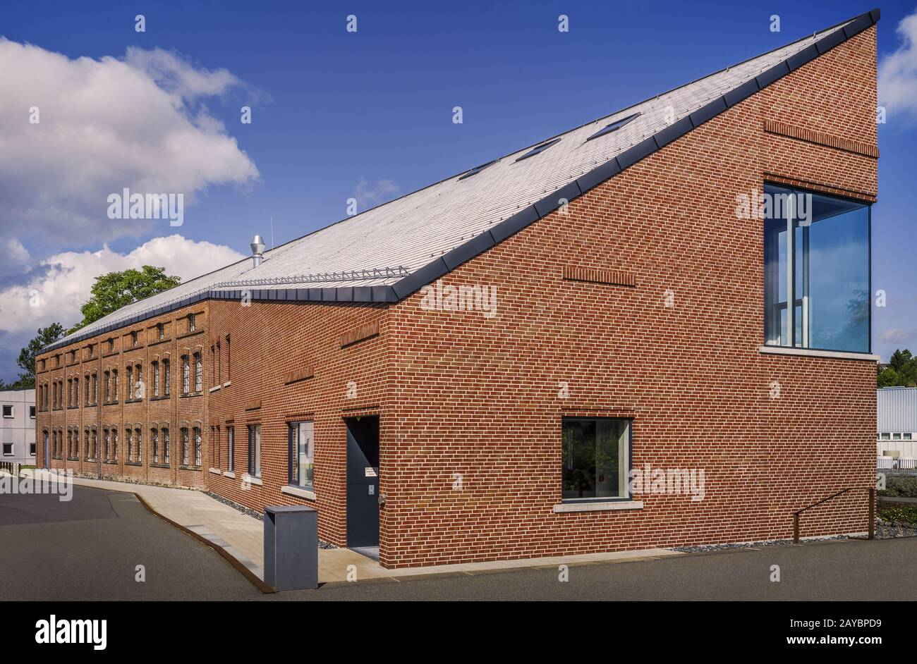 Pointed roof hi-res stock photography and images - Alamy