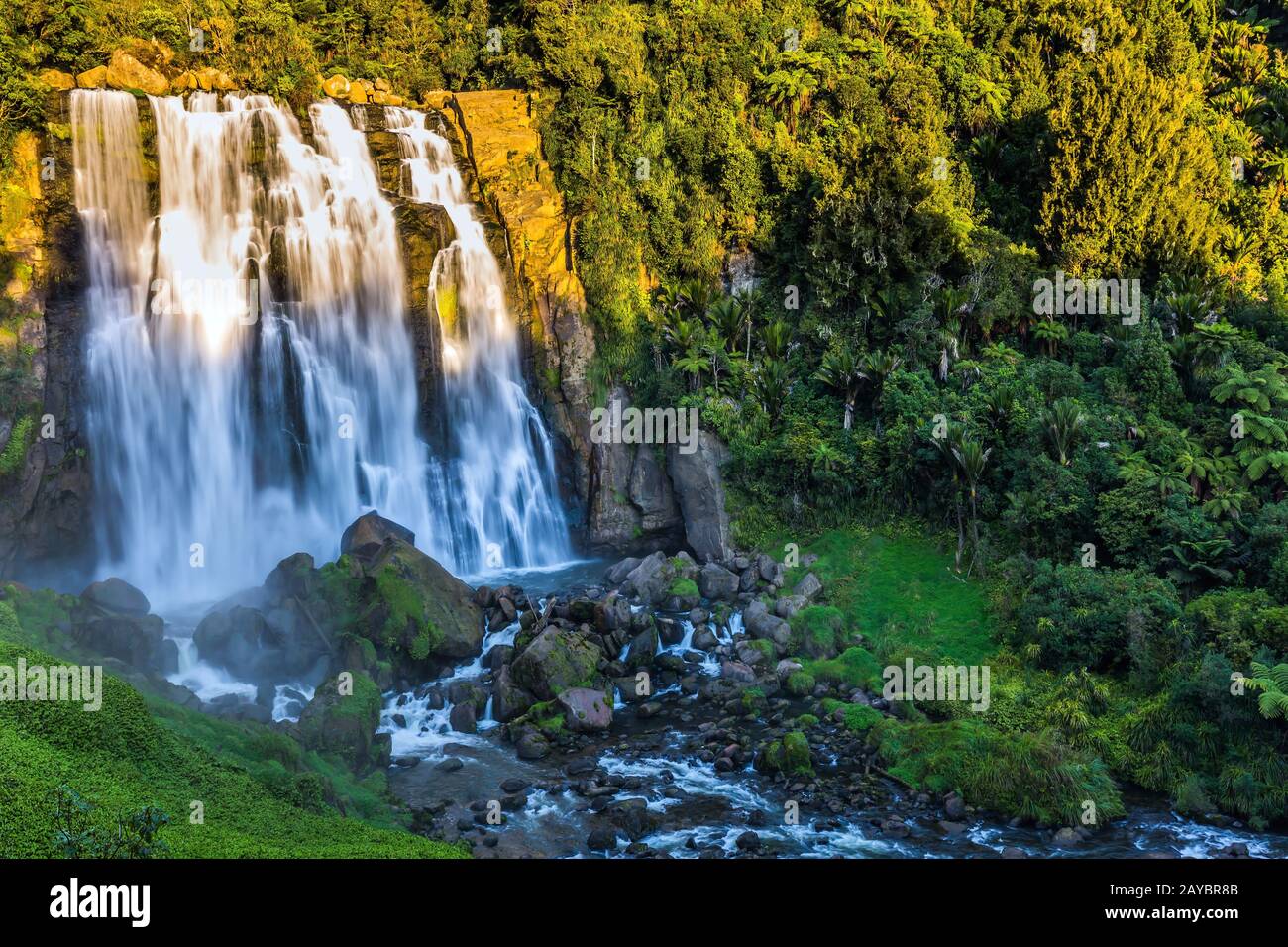 Falls Marokopa at sunset Stock Photo - Alamy