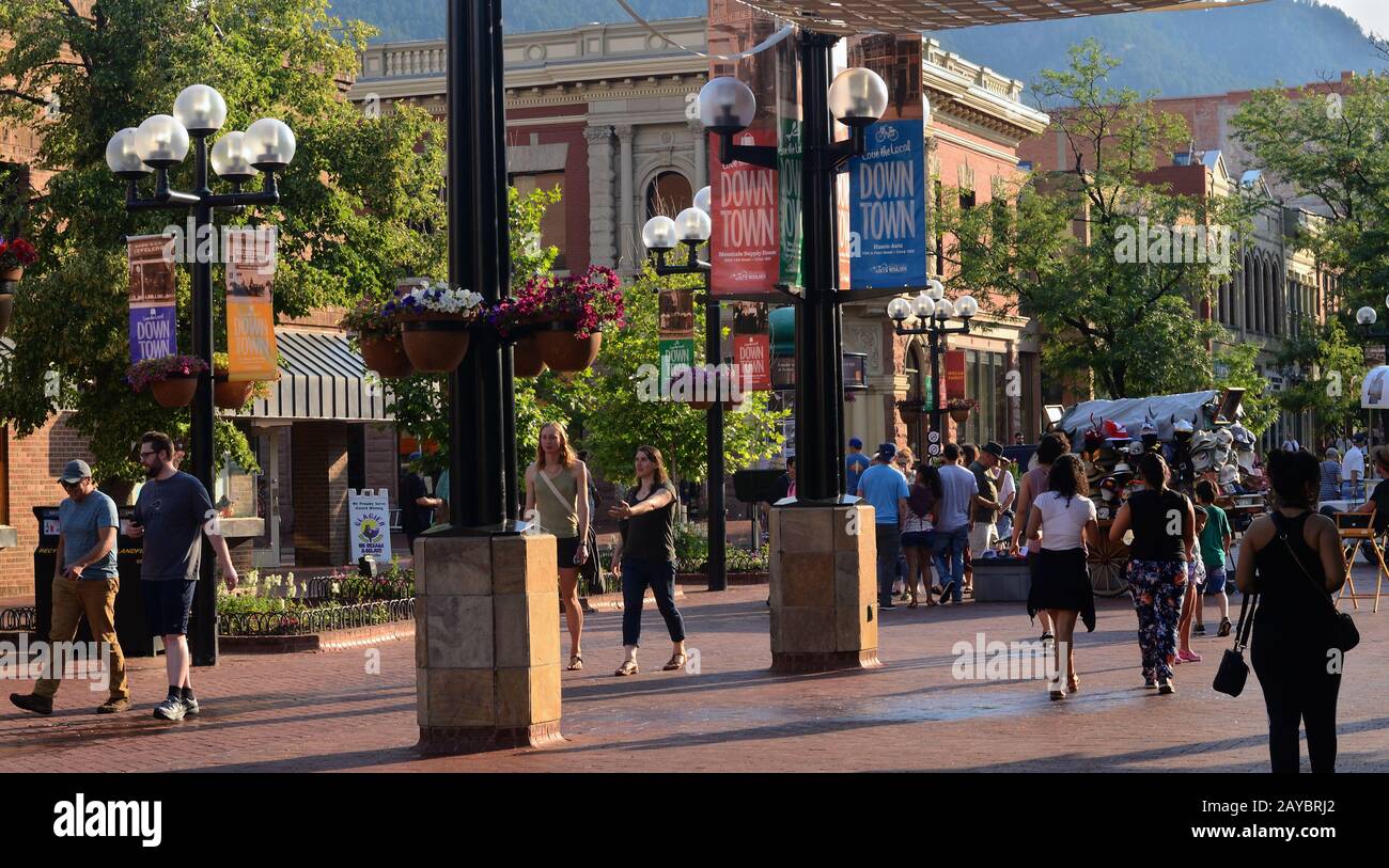 Pearl Street Mall, summer, pedestrians Stock Photo - Alamy