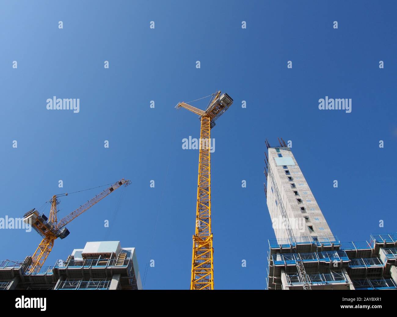Tall cranes hi-res stock photography and images - Alamy