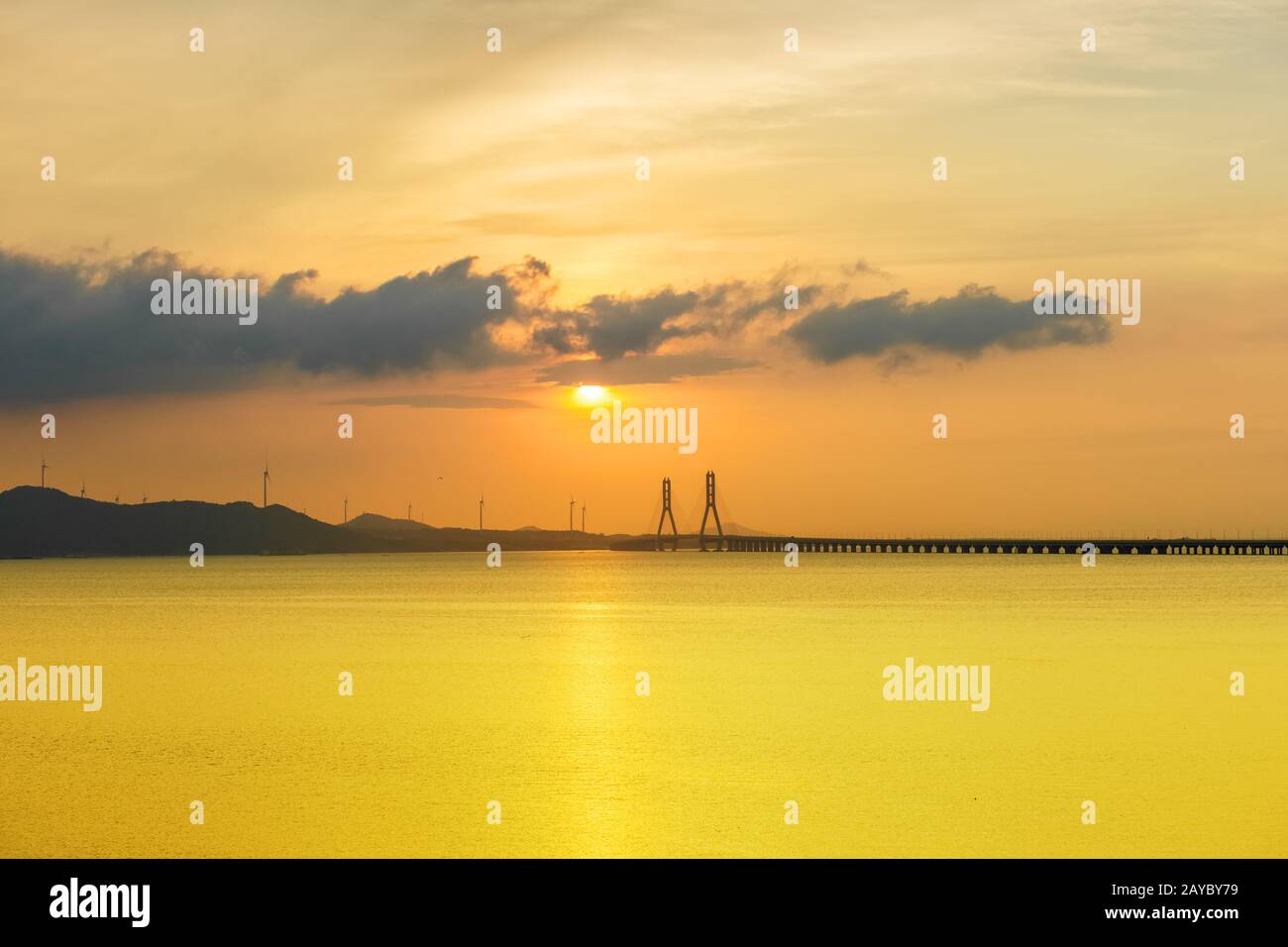 Poyang lake bridge hi-res stock photography and images - Alamy