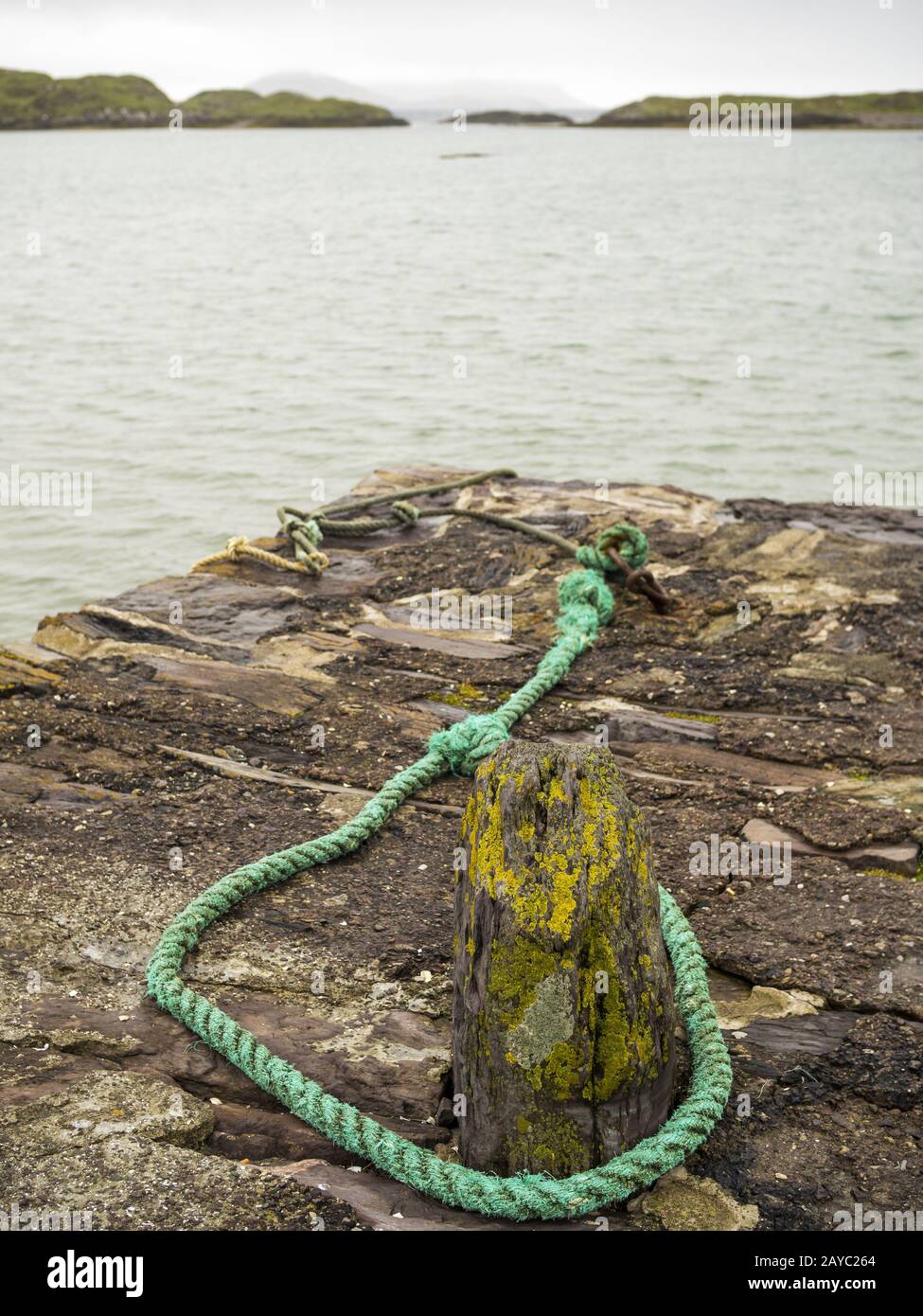 Rope at the port Stock Photo - Alamy