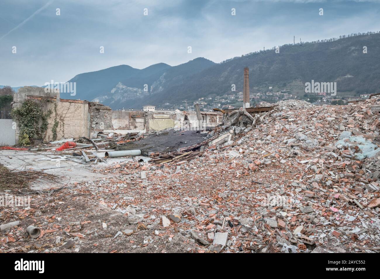 Buildings demolition hi-res stock photography and images - Alamy