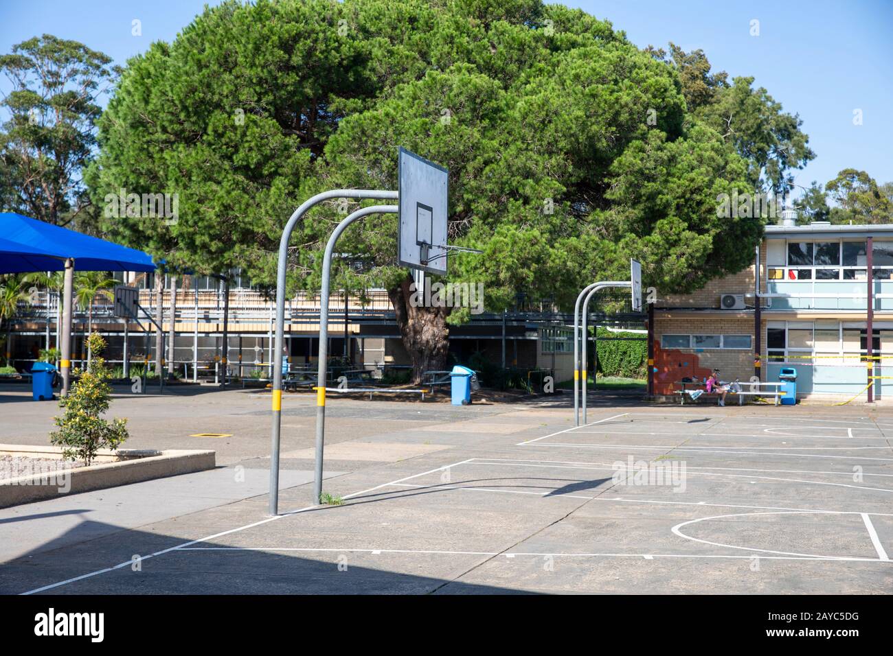 School building grounds australia hi-res stock photography and images ...