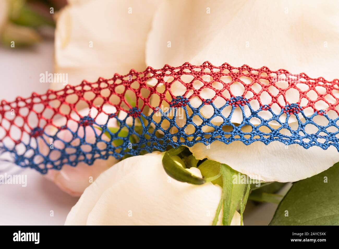 Beautiful roses red ribbons hi-res stock photography and images - Alamy