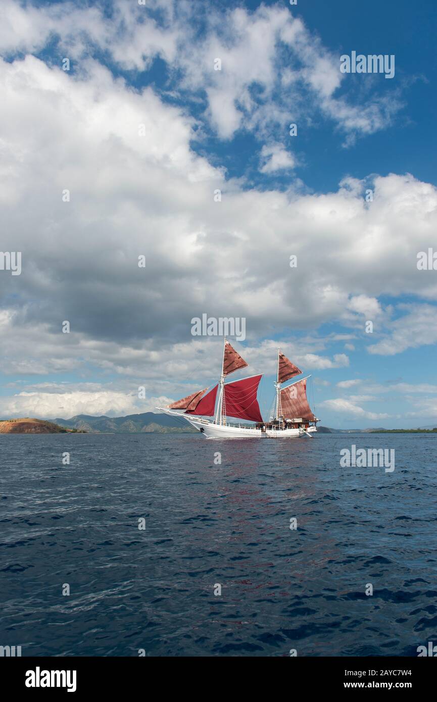 Traditional pinisi wooden sailing boat hi-res stock photography and ...