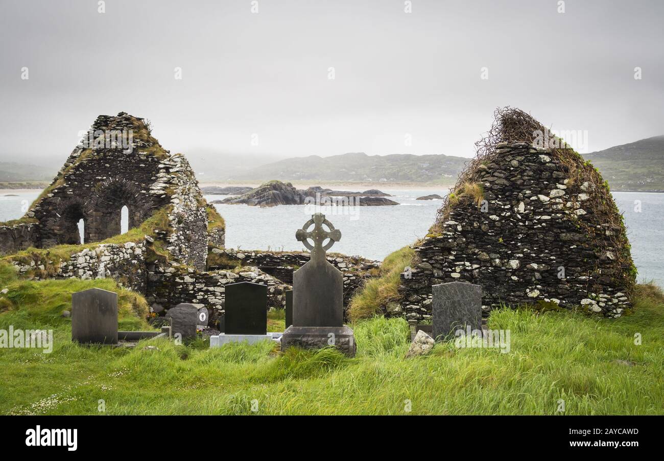 old graveyard in ireland Stock Photo - Alamy