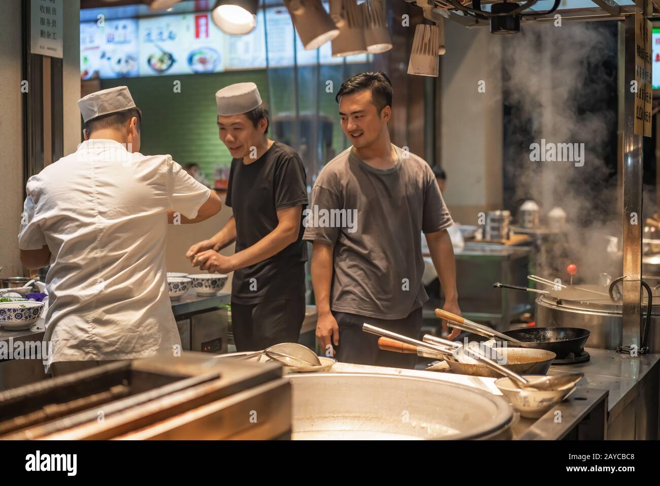 Chinese chefs hi-res stock photography and images - Alamy