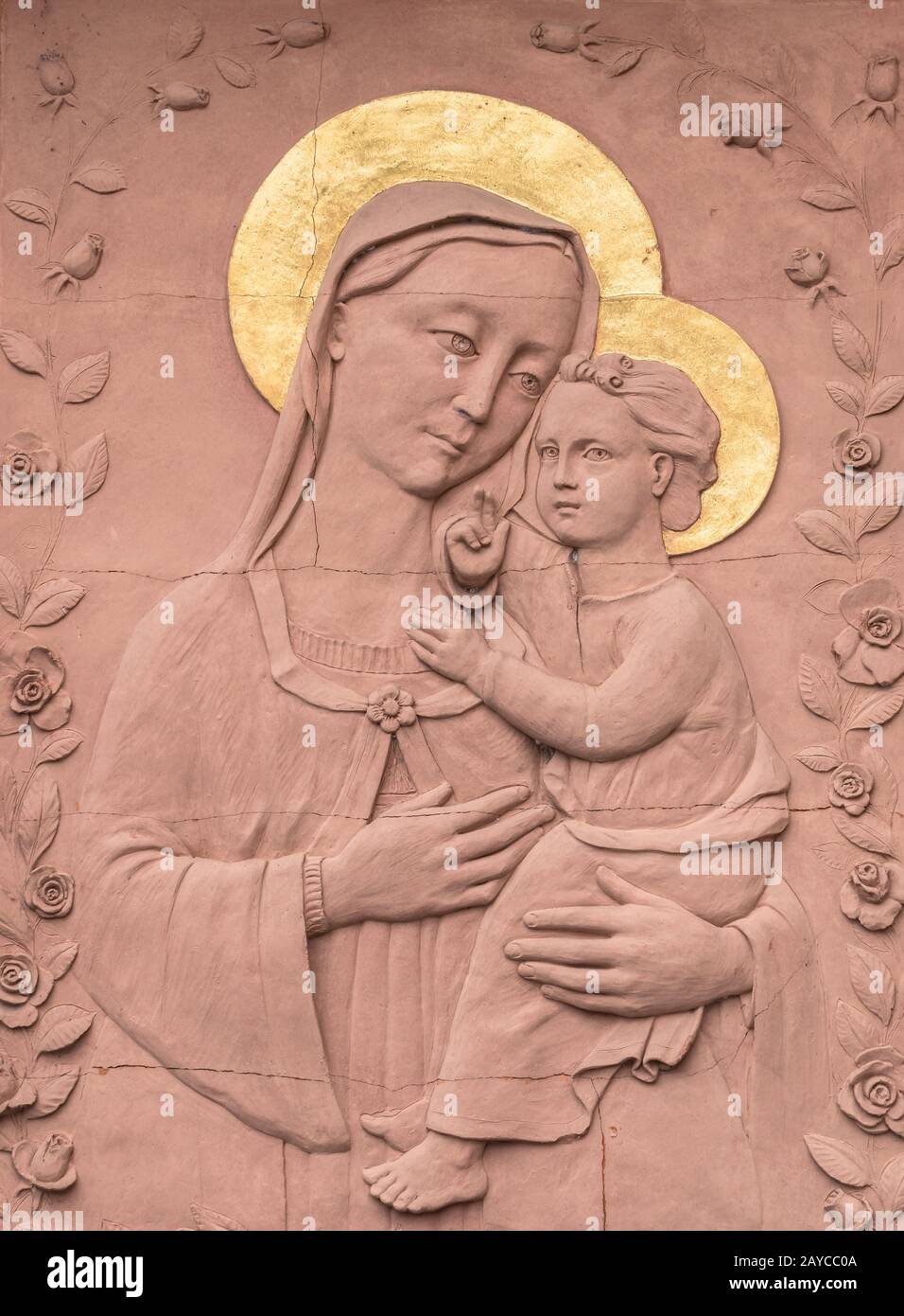 Bas relief of the madonna hi-res stock photography and images - Alamy
