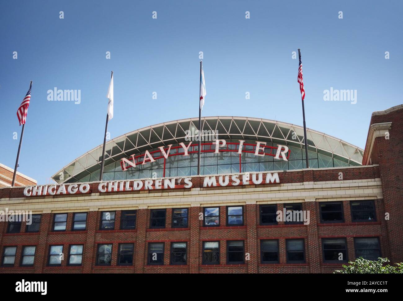 Navy pier chicago museum hi-res stock photography and images - Alamy