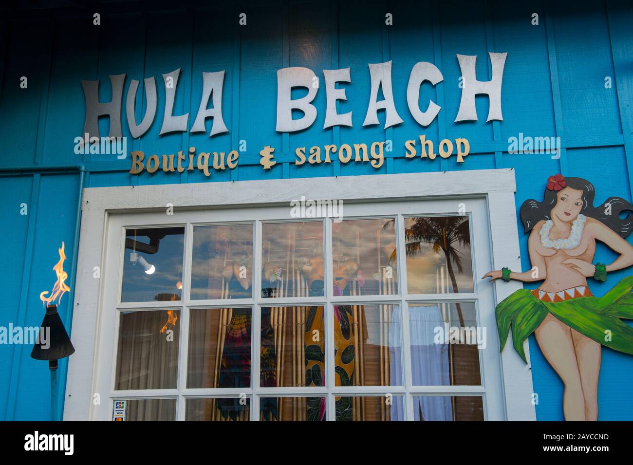 Small shops and boutiques in Hanalei on the northern end of the ...