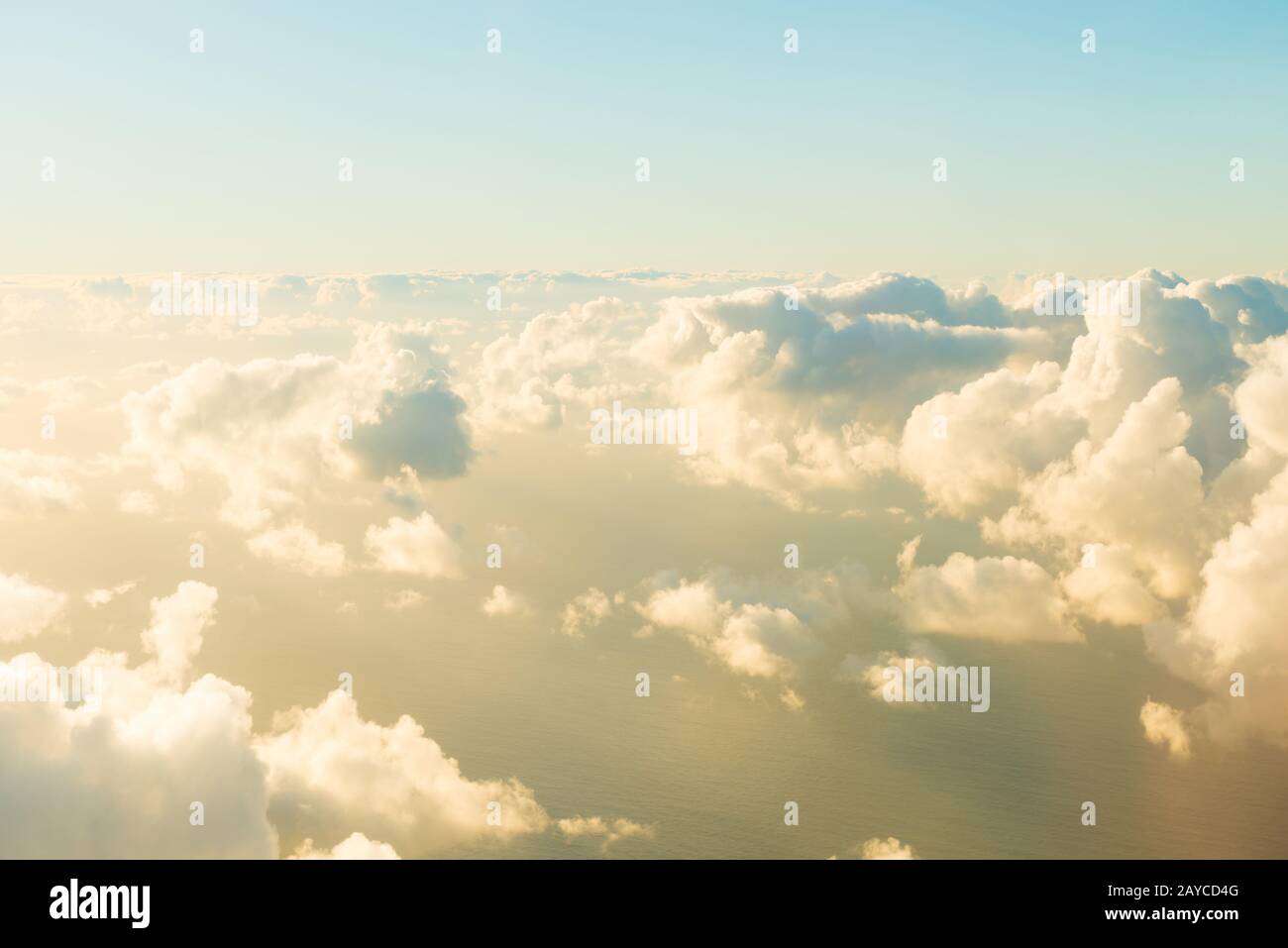 Airplane sky clouds sun hi-res stock photography and images - Alamy