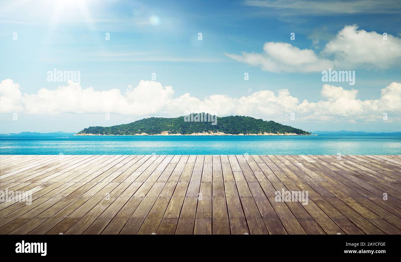 Empty wood jetty floor Stock Photo - Alamy