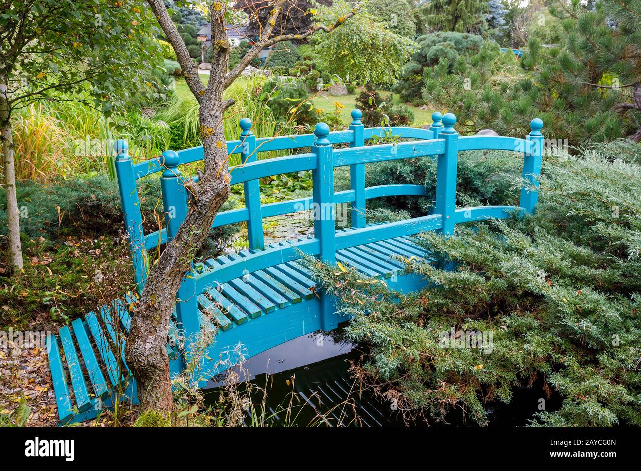 Ornamental footbridge hi-res stock photography and images - Alamy