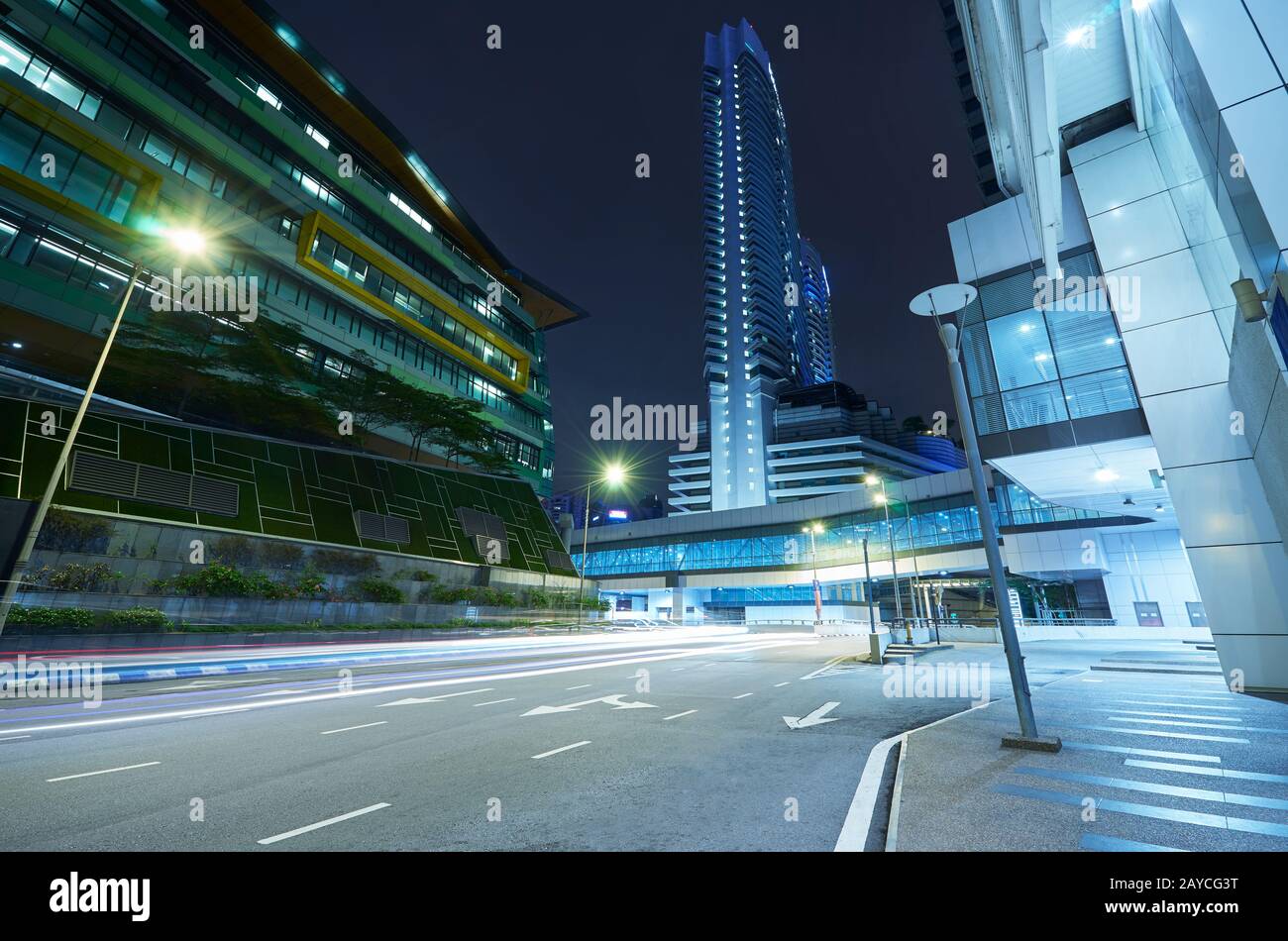Trails building blur hi-res stock photography and images - Alamy