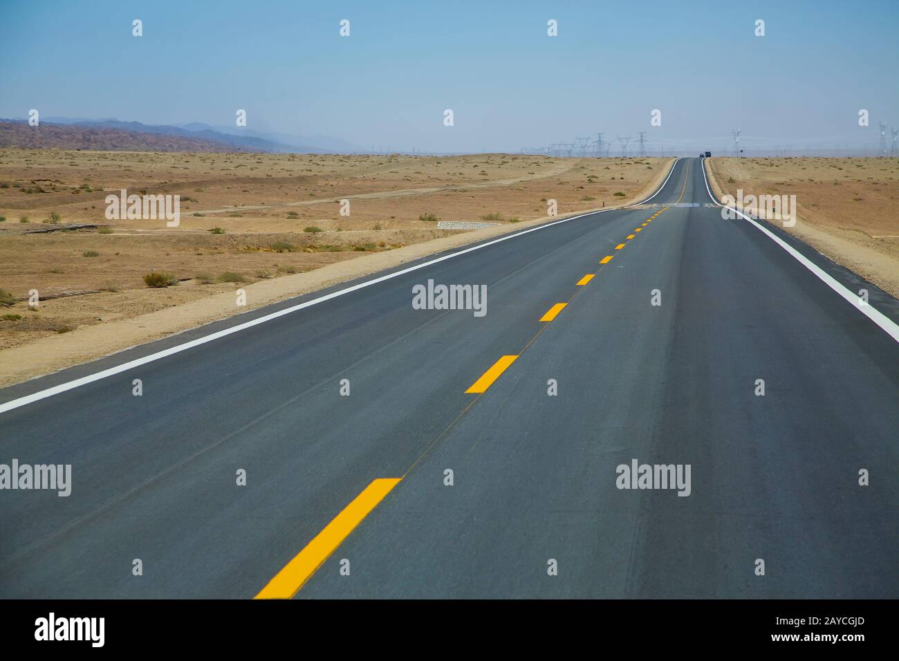 Empty desert road hi-res stock photography and images - Alamy