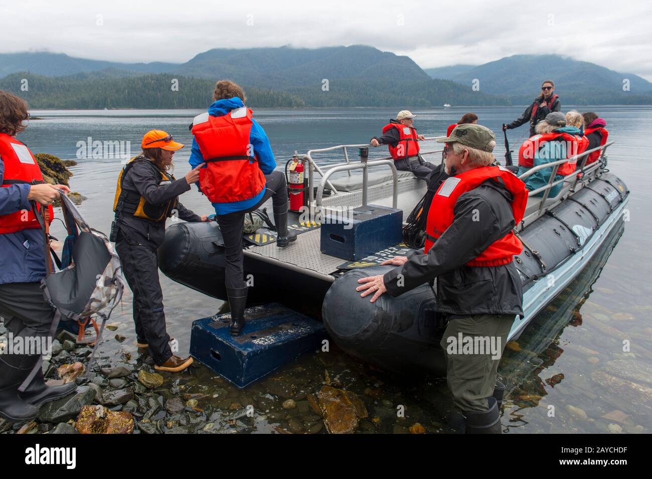Passengers from the cruise ship Safari Endeavour boarding a dip zodiac ...