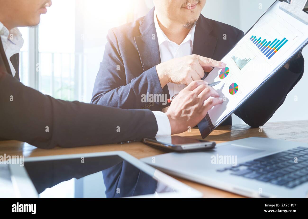 Graphs charts hi-res stock photography and images - Alamy