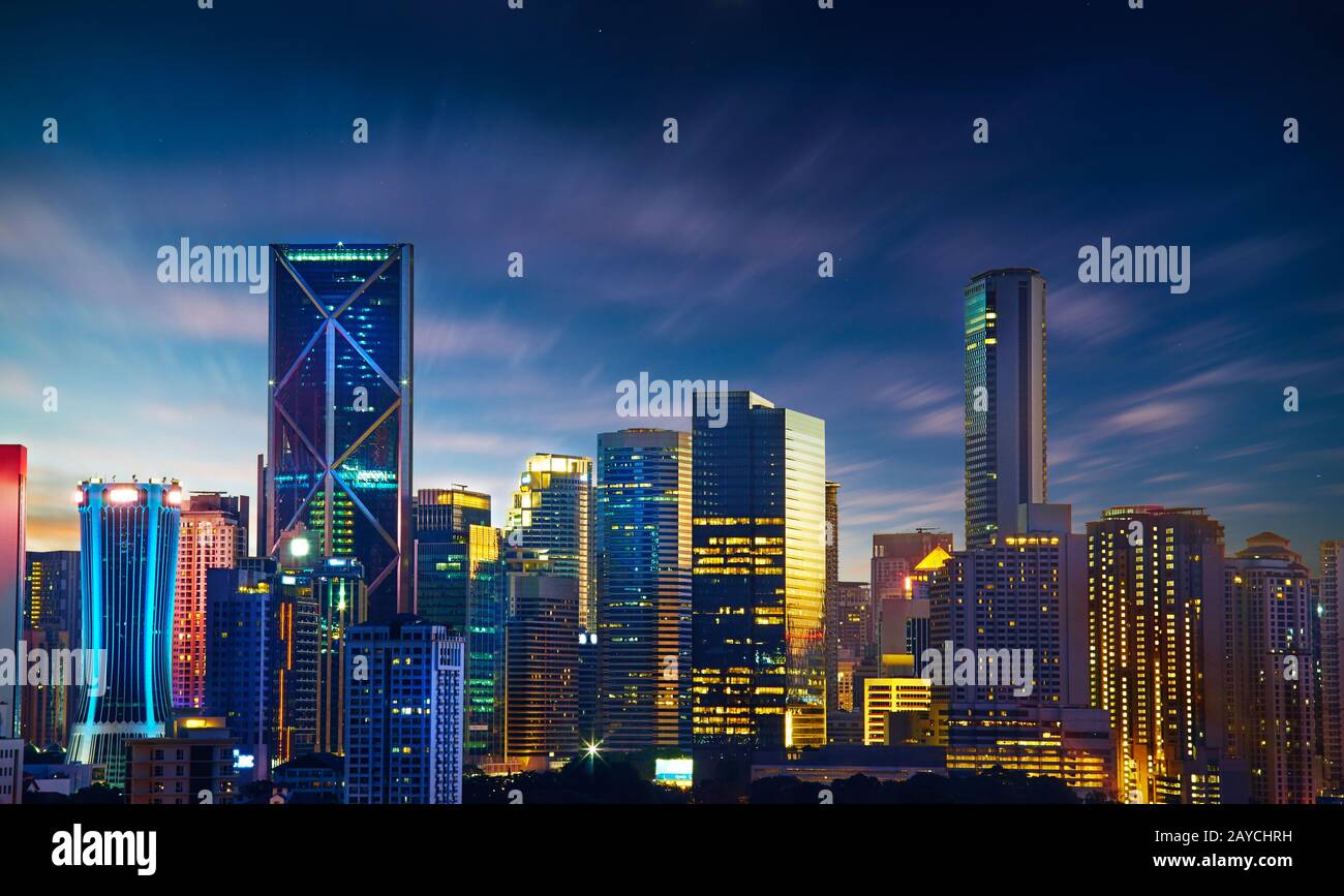 Dramatic urban skyline hi-res stock photography and images - Alamy