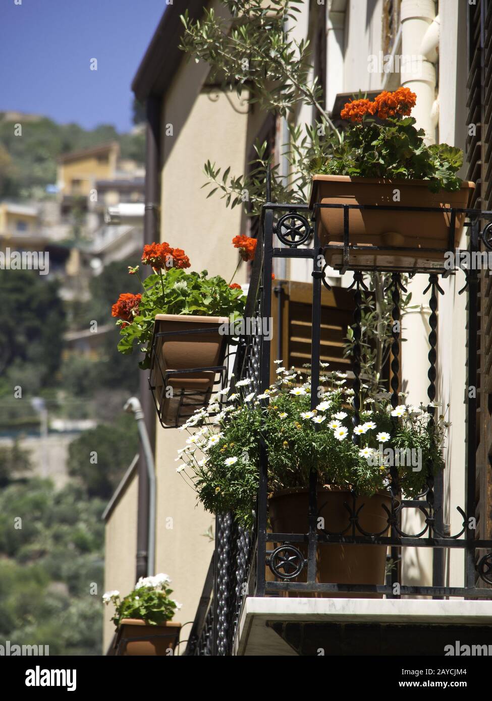 Italian balcony hi-res stock photography and images - Alamy