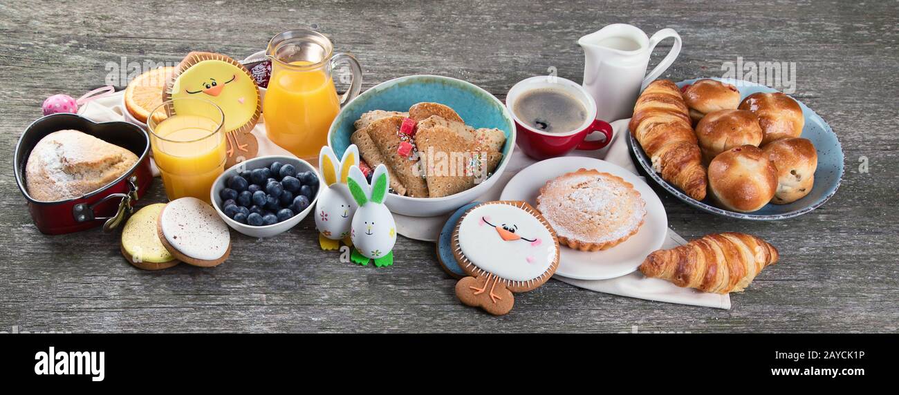 Easter breakfast or brunch table. Panorama, banner Stock Photo - Alamy