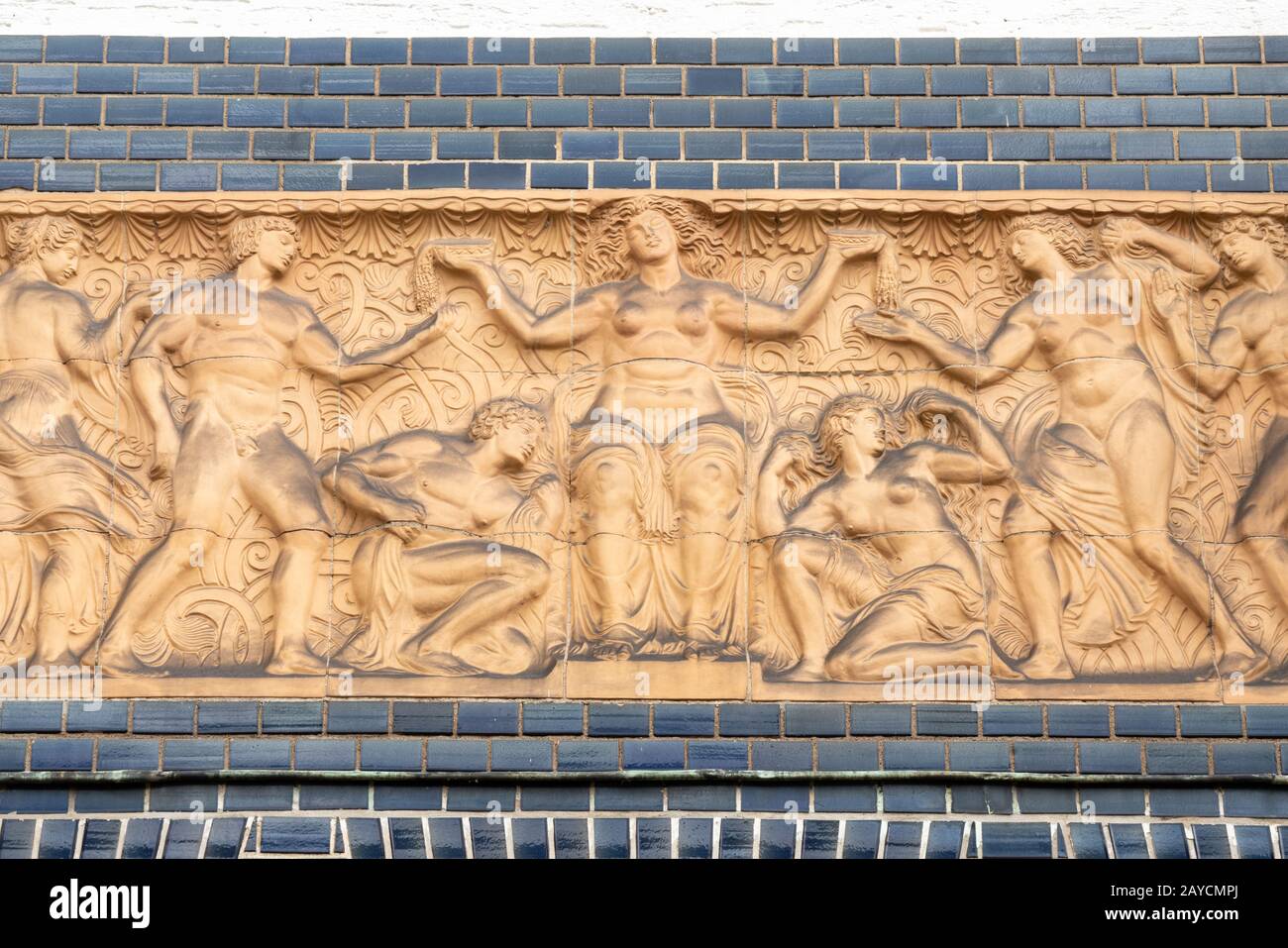 Jewellery yard with blue tiles and terracotta reliefs Stock Photo - Alamy