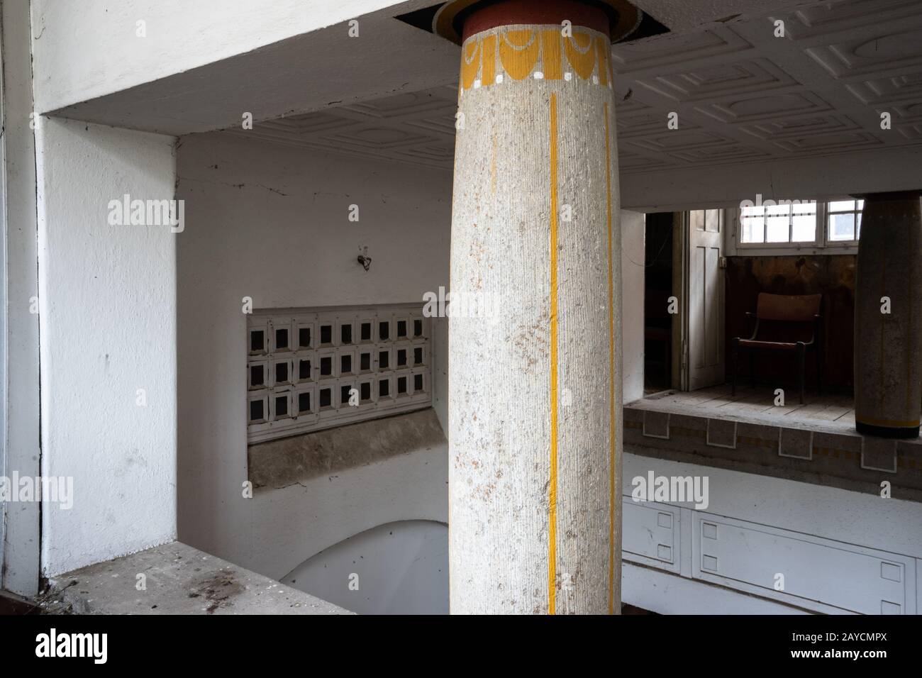 Bath cells in the bathhouse 2 with column pore Stock Photo - Alamy