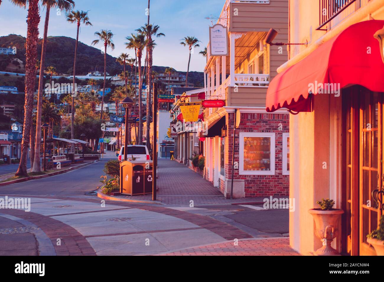 Beautiful sunrise on the beach on Catalina Island，a charming morning ...