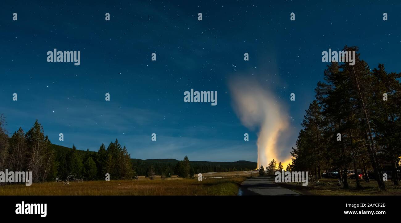 Old faithful yellowstone geyser night hi-res stock photography and ...