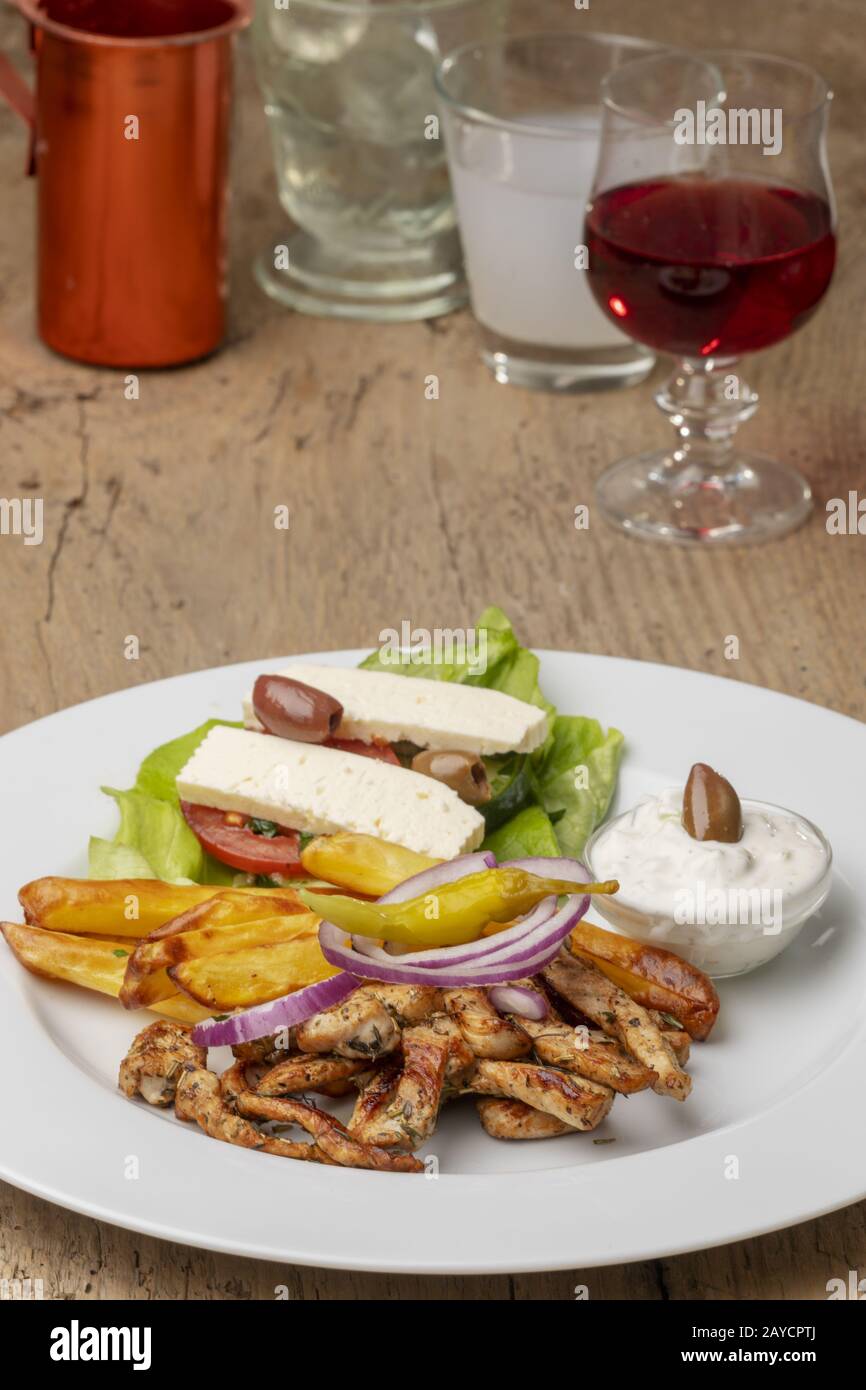 Gyros plate hi-res stock photography and images - Alamy