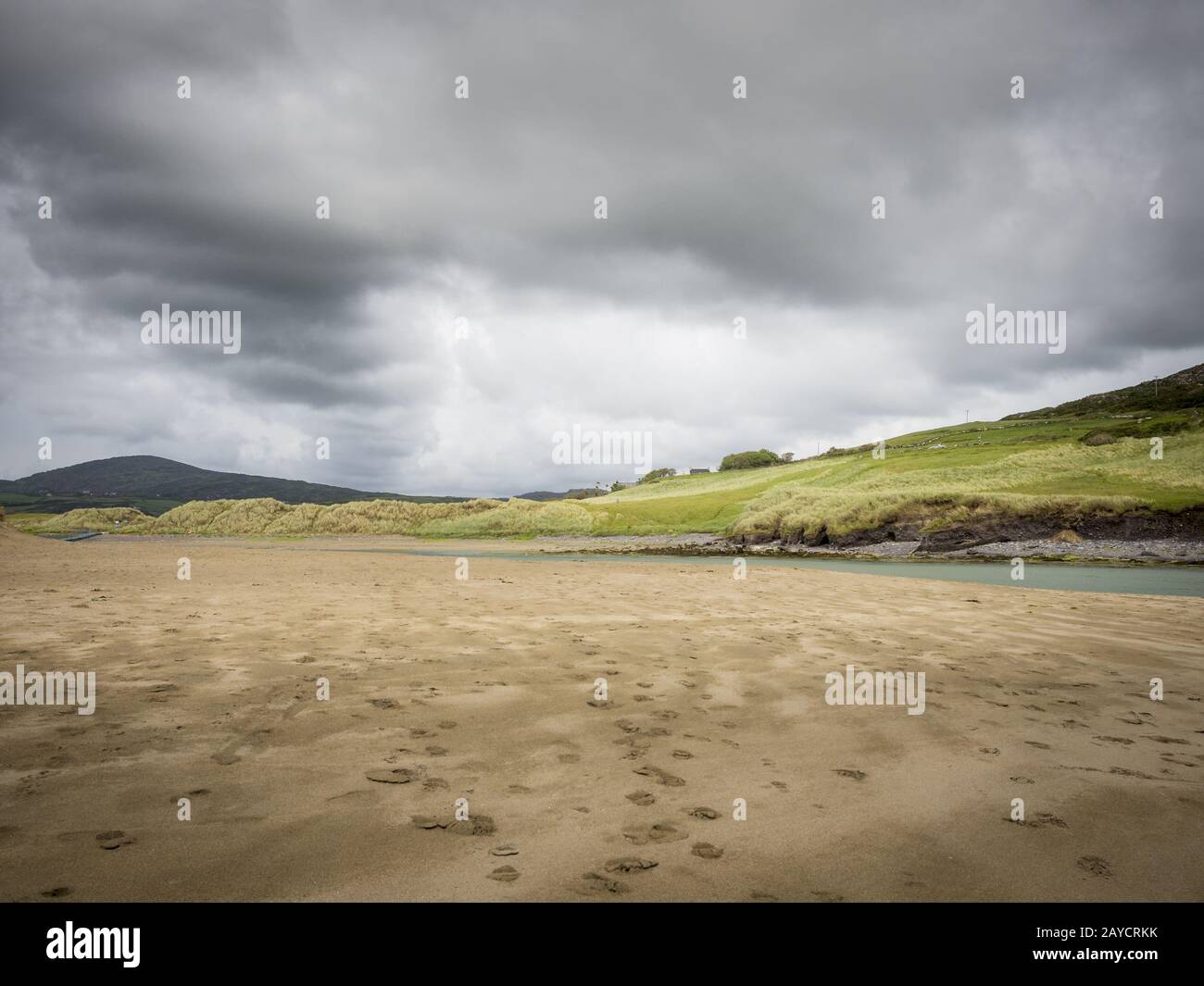Dark sandy hi-res stock photography and images - Alamy