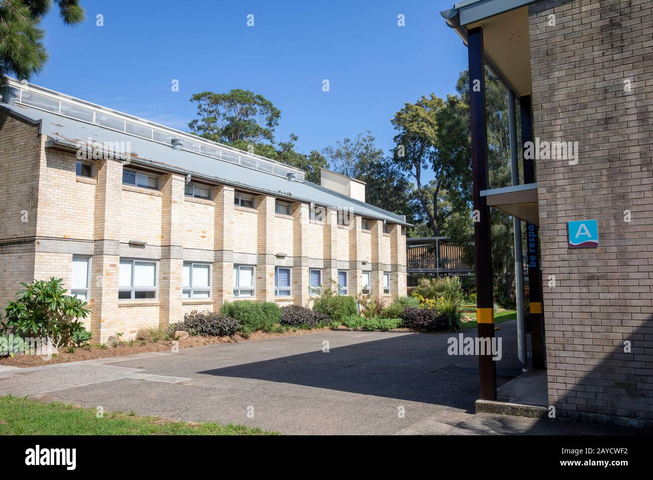 School building grounds australia hi-res stock photography and images ...