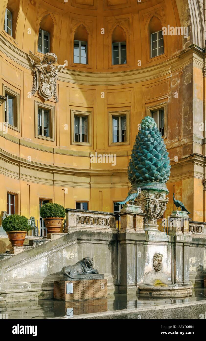 Rome vatican cortile della hi-res stock photography and images - Alamy