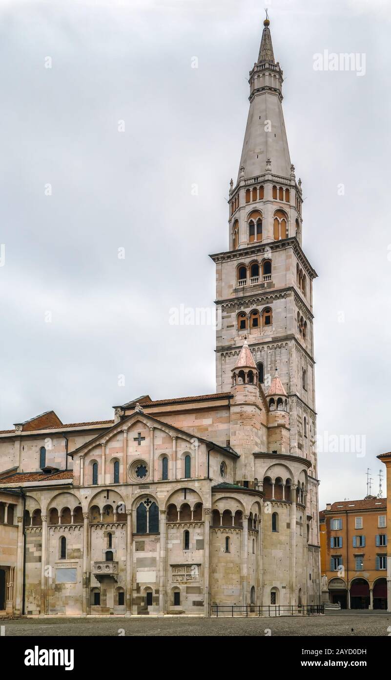 Modena cathedral hi-res stock photography and images - Alamy