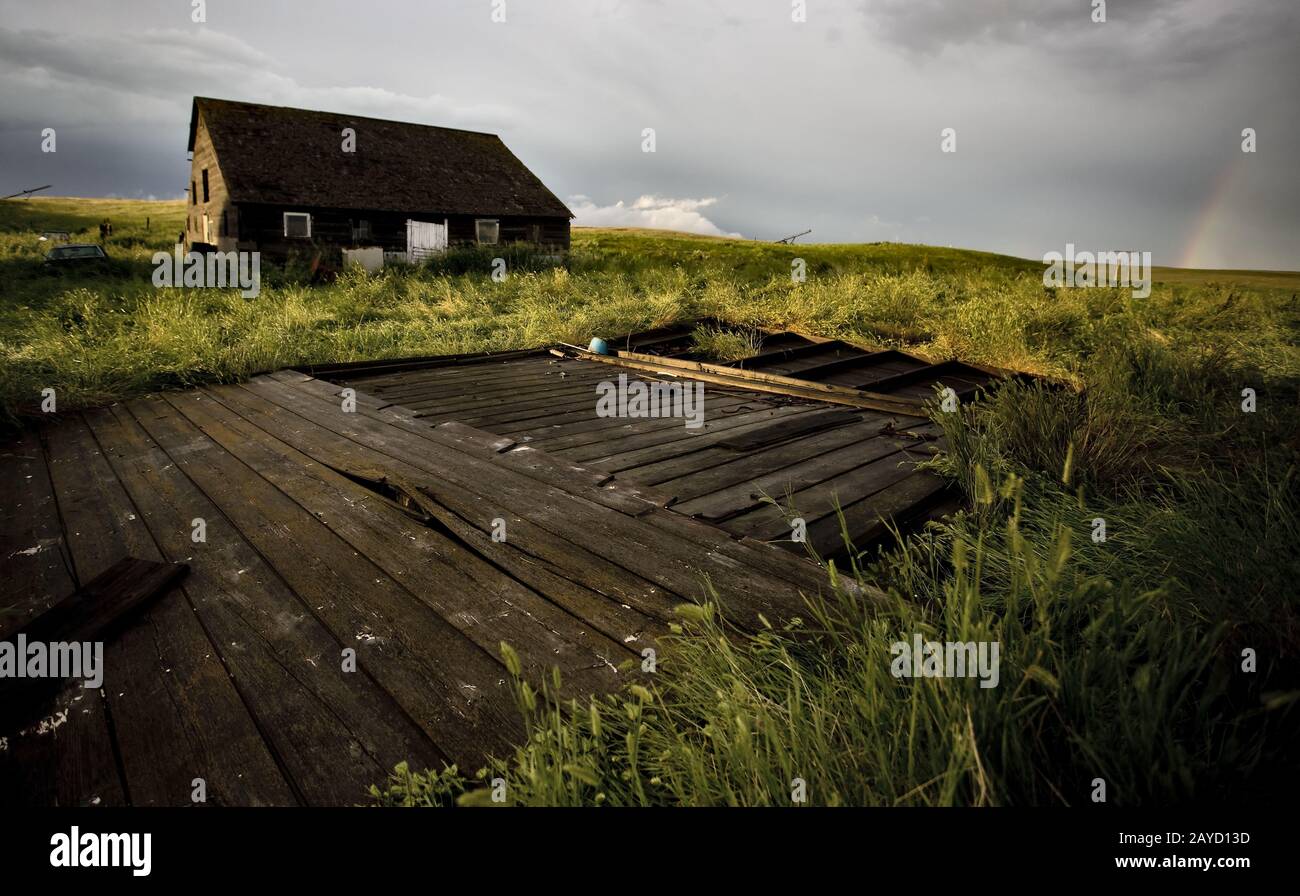 Abandoned Farm House Stock Photo - Alamy