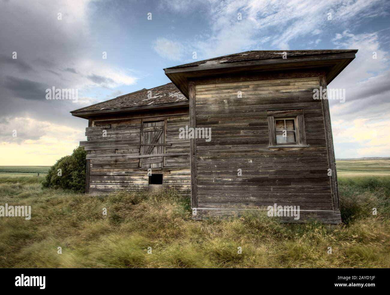 View farm ancient farmhouse hi-res stock photography and images - Alamy