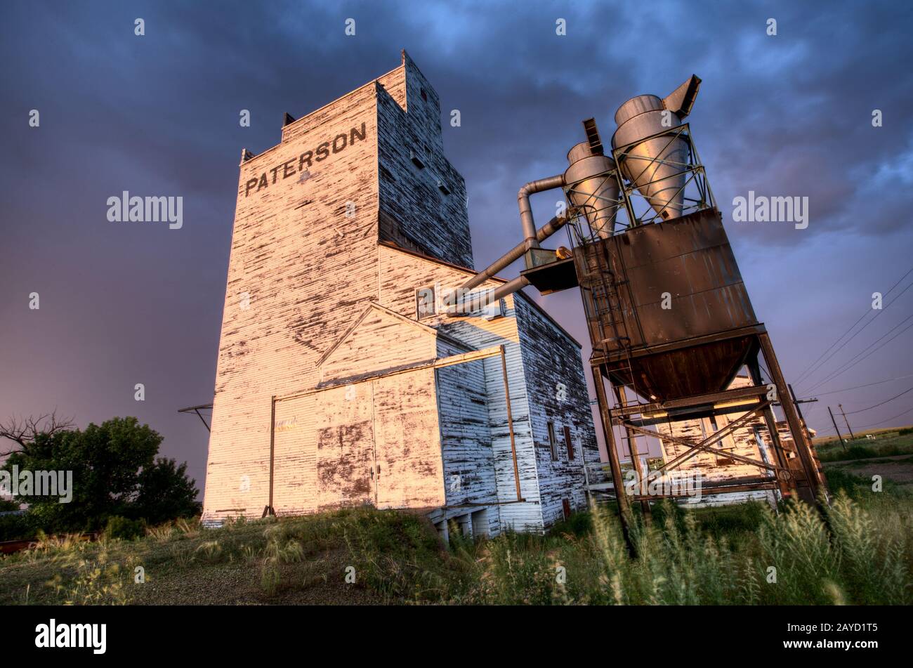 Grain Elevator Saskatchewan Stock Photo - Alamy